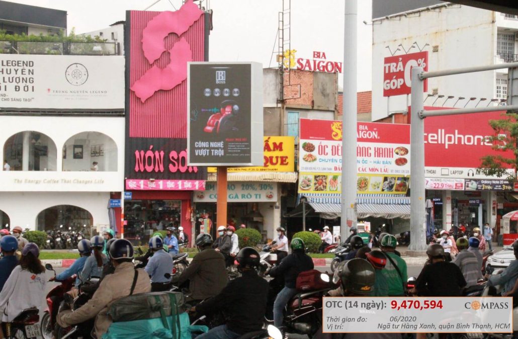 Outdoor LED Advertising Hang Xanh Crossroads (2 pillars 4 sides)
