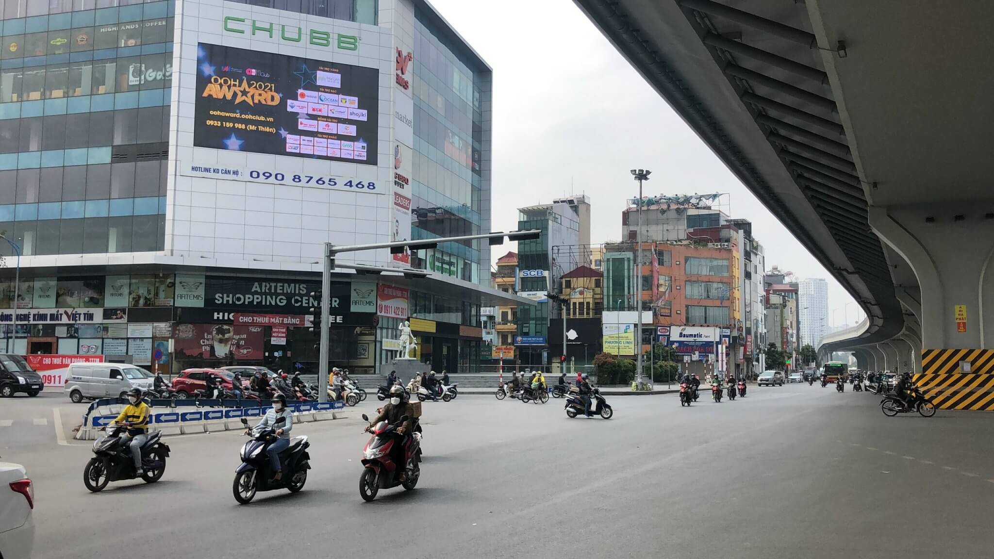 LED screen at Artemis Building, Hanoi - Shojiki.vn