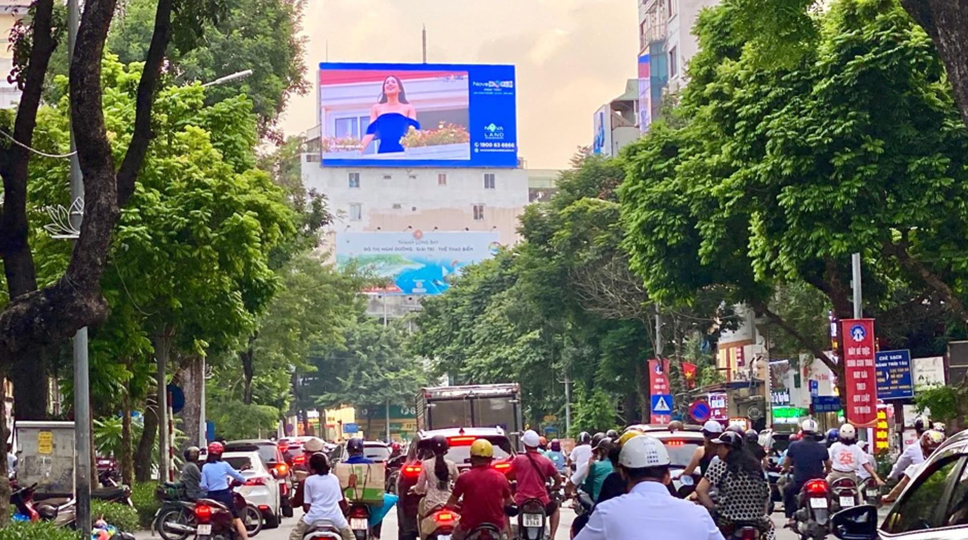 led ba trieu, ha noi 1 - Shojiki.vn