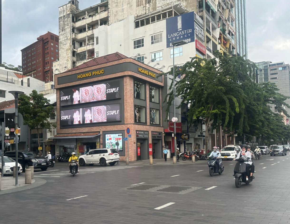 man hinh led nguyen hue 2 - Shojiki.vn