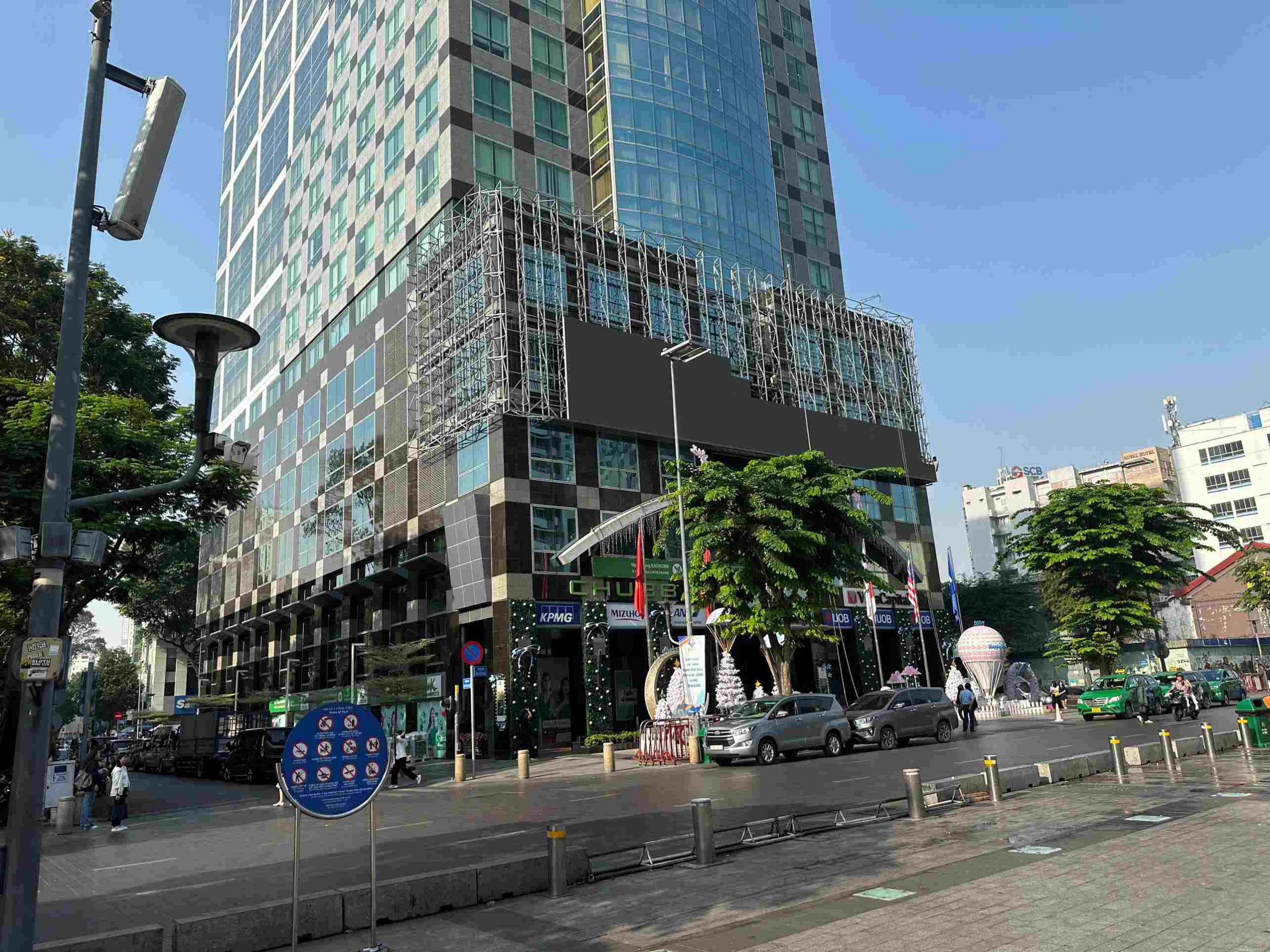 man hinh led pho di bo nguyen hue 6 - Shojiki.vn